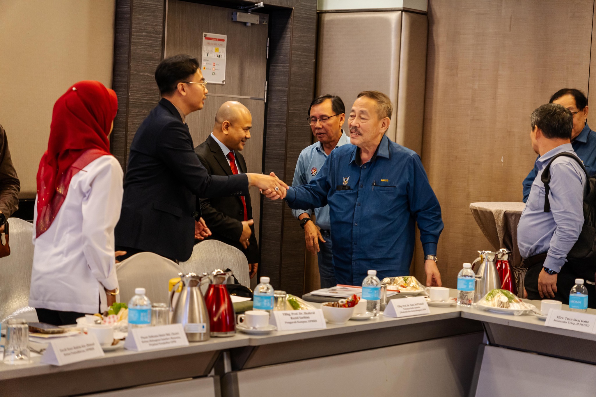 Penubuhan FVSH ini dirangka untuk menawarkan program akademik Doktor ...